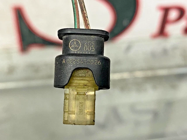 GENUINE MERCEDES BENZ Engine Wiring Loom Harness Plug Connector ...