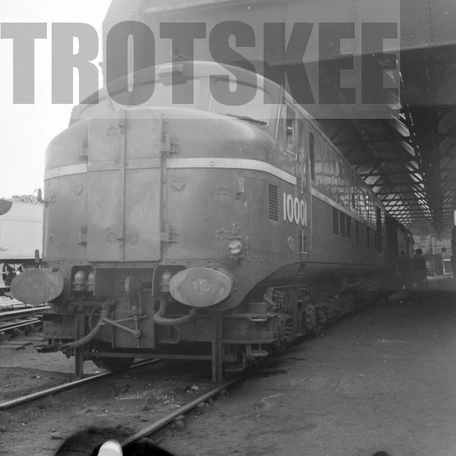 LARGER NEGATIVE BR British Railways Diesel Loco Class D16/1 10001 ...