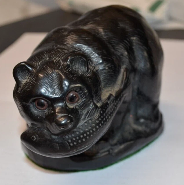 SIGNED VINTAGE INUIT Canadian Eskimo Art soapstone Bear caught salmon ...