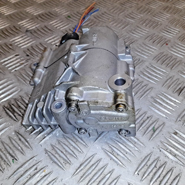 MERCEDES-BENZ C-KLASSE W205 Zusatzölpumpe Ölpumpe Zusatz Getriebe ...