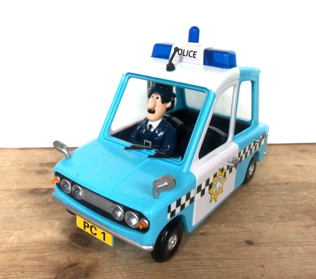 POSTMAN PAT - Friction Police Car & Poseable Pc Selby Figure £6.50 ...