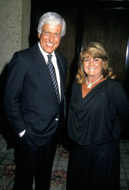DICK VAN DYKE & Michelle Triola at ABC Fall Affiliates Dinne - 1990 Old ...