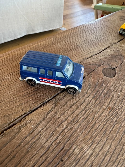 MAJORETTE FOURGON POLICE 239/234 Made In France Ech 1/65 EUR 5,00 - PicClick FR