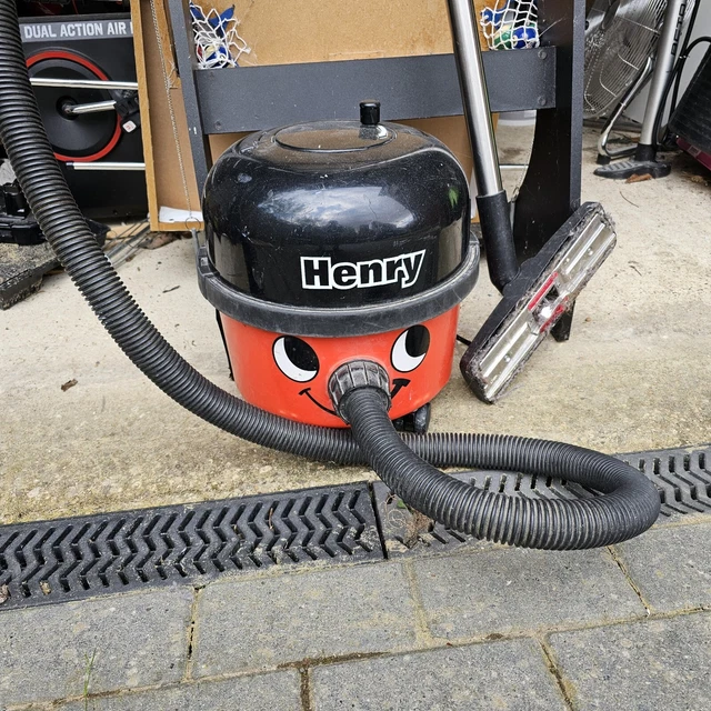HENRY HOOVER HVR200 with vacuum bags, in full working order £60.00 ...