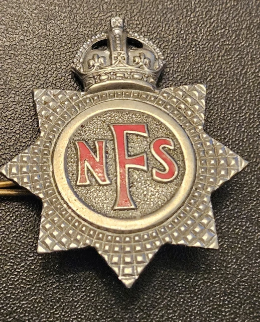 ORIGINAL WW2 ERA National Fire Service NFS Cap Badge – King’s Crown £8. ...