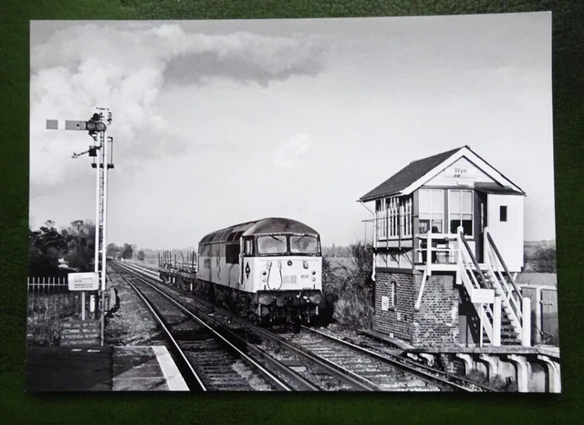 PHOTO 56032 PASSING WYE SIGNAL BOX in 1991 £1.99 - PicClick UK