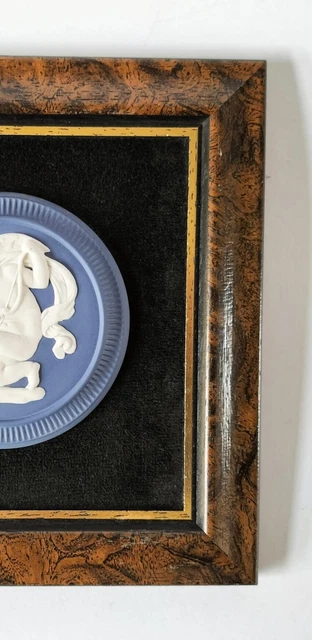 WEDGWOOD JASPERWARE PORTLAND Blue Plaque Cupid Stringing His Bow £80.00 ...