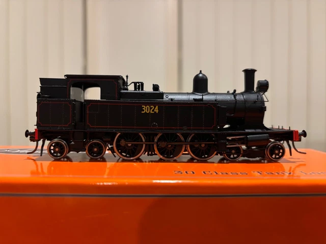 MODEL TRAIN STEAM Locomotive: HO Scale Austrains 30 Class $450.00 ...