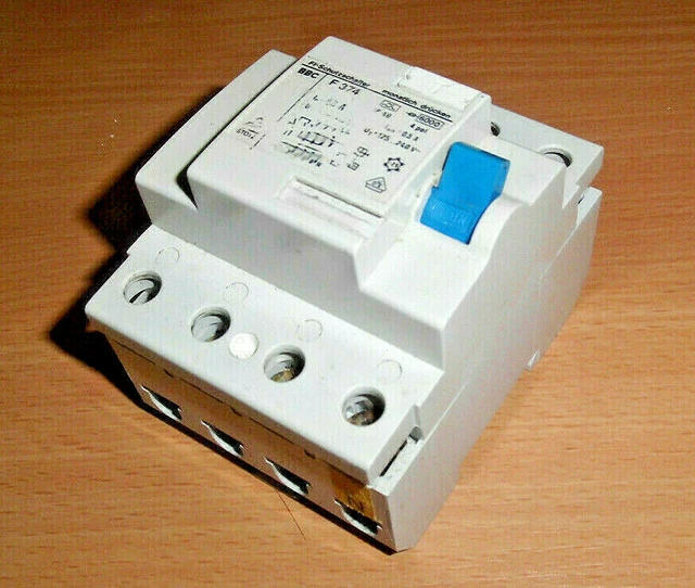 BBC F374 63A 0,5A Fi Switch Leakage Protection Switch 4 Pole £20.60 ...