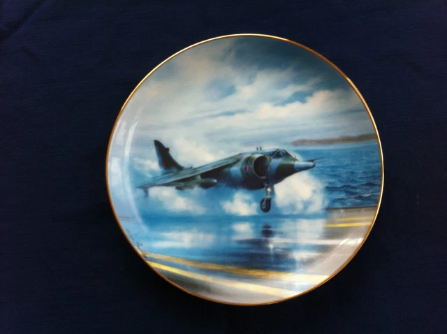 DANBURY MINT CLASSIC RAF Aircraft "Hawker Siddeley Harrier" plate £7.50 ...
