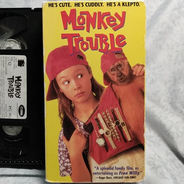 MONKEY TROUBLE (VHS, 1994) Thora Birch Mimi Rogers Harvey Keitel £4.79 ...
