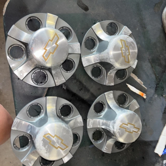 Chevy Blazer Center Caps Set Of 4 New Center Caps For 95-02 Chevy ...