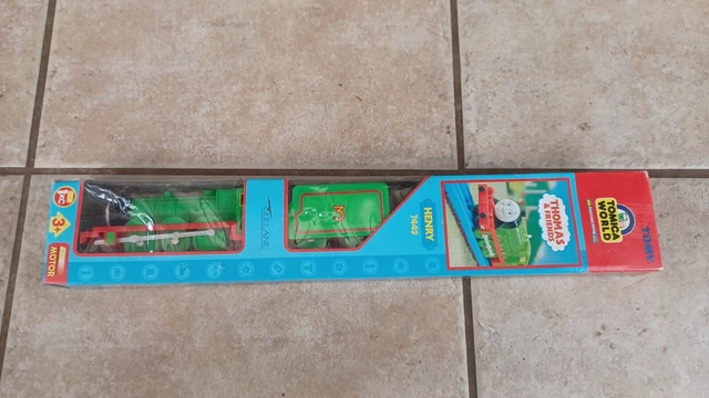 THOMAS TRACKMASTER HENRY train with original trucks (batt operated ...