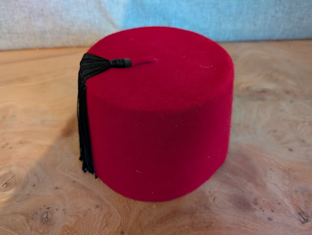 VINTAGE ORIGINAL LAMRANI Freres red felt fez With Tassel £20.00 ...