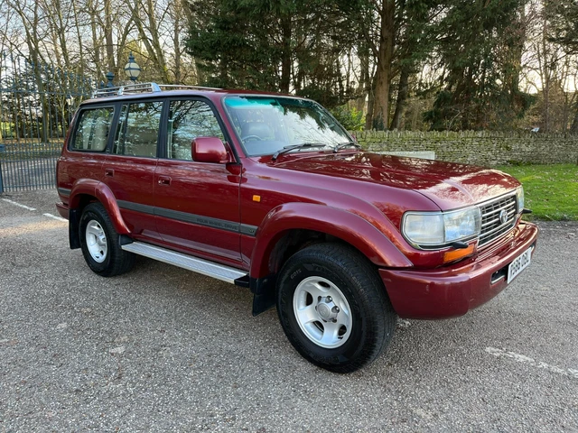 TOYOTA LAND CRUISER Amazon VX 80 series 24 Valve Landcruiser Triple ...