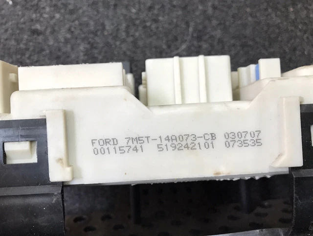FORD FOCUS MK2 fuse box BCM body control module 7M5T-14A073-CB ...