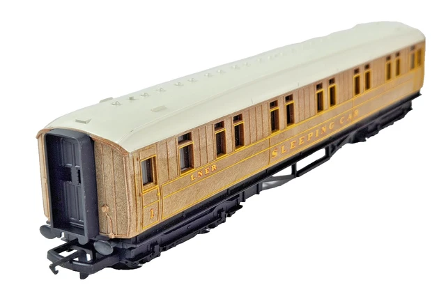 HORNBY 00 GAUGE Model R479 LNER Teak Colour 1st Class Sleeping Car ...