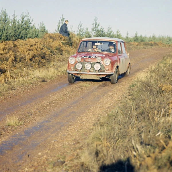 JORMA LUSENIUS & Mike Wood Mini-Cooper S RAC Rally 1965 Old Motor ...