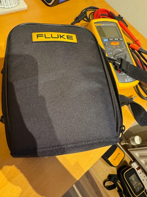 FLUKE 1507 INSULATION Resistance Tester, 50V Min, 1000V Max, 10GΩ , CAT ...