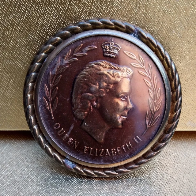 QUEEN ELIZABETH PORTRAIT Brooch Crown Coronation 1950s Copper Tone £35. ...