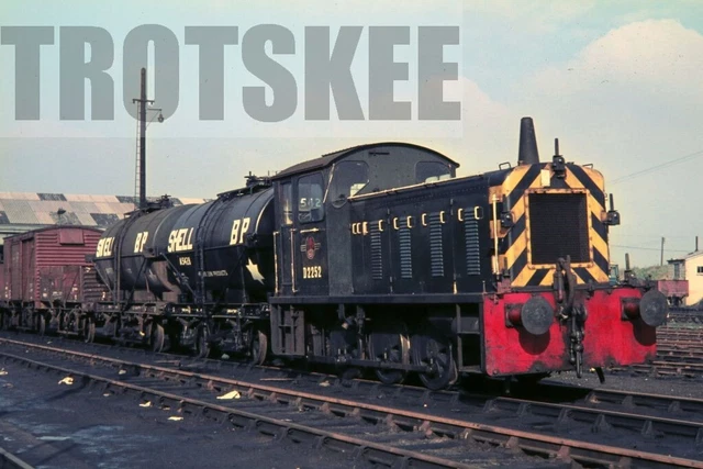 35MM SLIDE BR British Rail Diesel Loco Class 04 D2252 c1967 Original £ ...