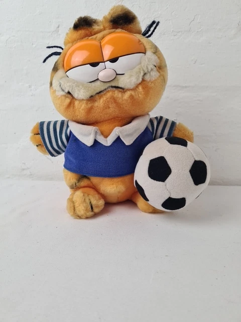VINTAGE DAKIN GARFIELD the Cat 9" Football Player Plush Toy Bear Soccer ...