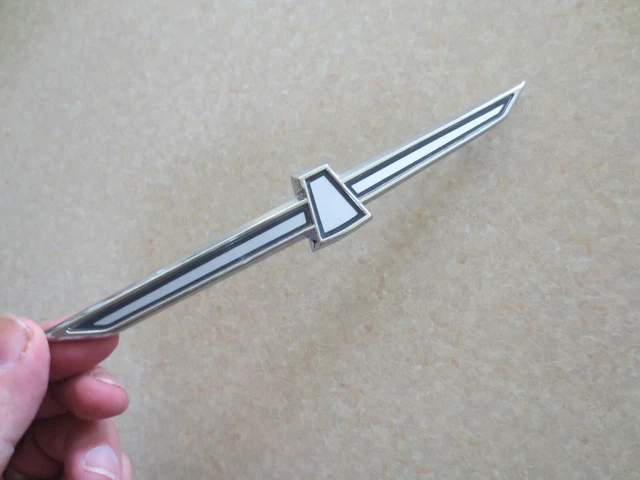 1980S FORD THUNDERBIRD car badge / emblem - part no. E4SB-6328032-AA ...