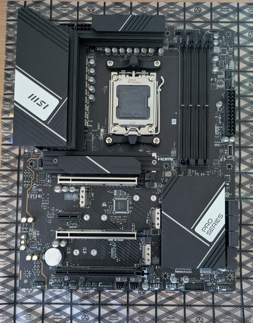 MSI PRO X670-P WIFI, AMD X670, S AM5, DDR5, SATA3, PCIe 4.0, 4x M.2, 2 ...