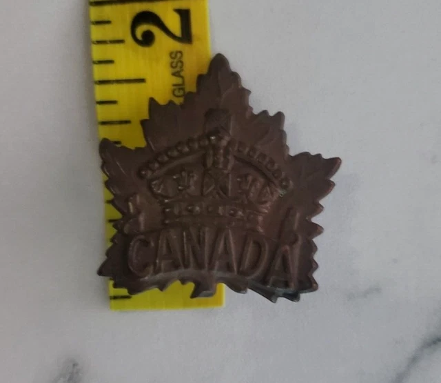 GENERAL LIST CANADIAN Army WWII/Pre-WWII Maple Leaf Cap Badge with ...