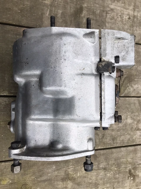 LAND ROVER SERIES 2 Matched Gearbox Casing & Top Plate Part No. 269960 ...
