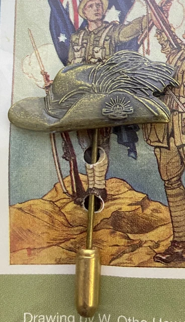 THE RISING SUN Slouch Hat With Emu Plumes Badge ( ANZAC ) £9.52 ...