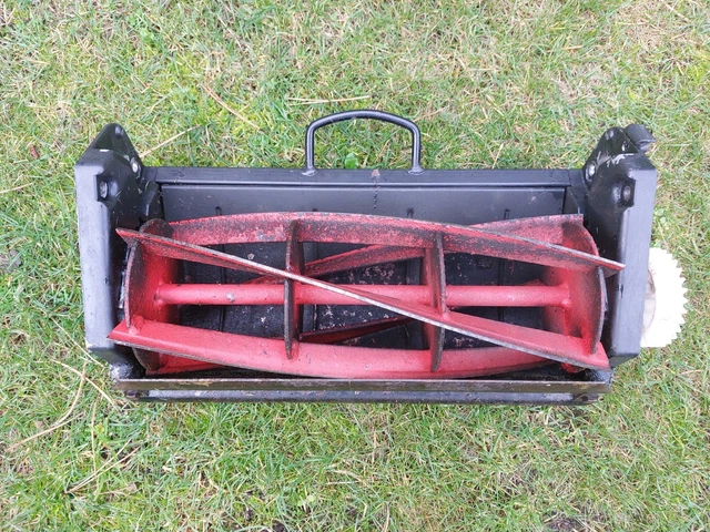 QUALCAST CLASSIC 35S Mower Cassette / Qualcast 35S Mower Blade £26.70 ...