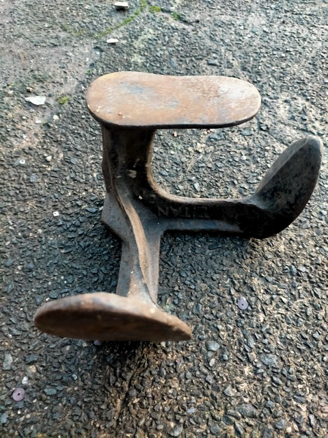 TITAN CAST IRON Cobblers Last Cast Iron Boot Makers Tool £18.00 ...