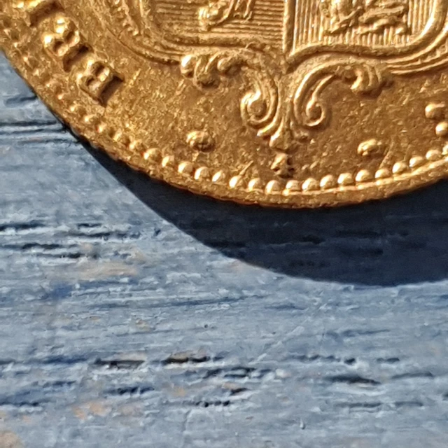 22CT GOLD half sovereign shield back 1866 die no 4 Queen Victoria young ...