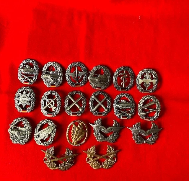 GERMAN ARMY, LUFTWAFFE, Bundeswehr badge bundle of 19 badges £50.00 ...