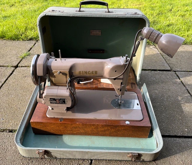 SINGER 215G NÄHMASCHINE Koffer Nadel Zick Zack Lampe Pedal EUR 129,00 ...