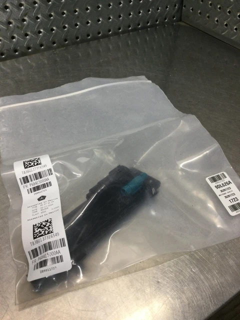 2019-2024 RAM TAILGATE WIRING CONNECTOR COVER DUMMY PLUG P68415000AA ...