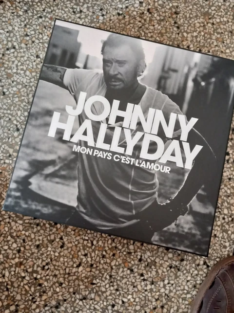 COFFRET JOHNNY HALLYDAY Mon Pays C'est L'Amour Très Bon État. EUR 5,00 ...