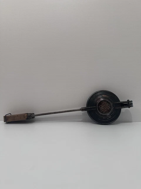 VINTAGE TOASTIE TOASTER Jaffle Iron Wooden Handles $74.95 - PicClick AU