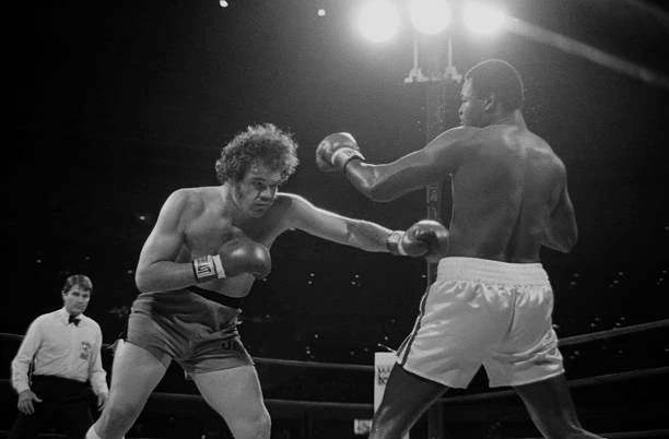 RANDALL COBB THROWS A Punch Against Larry Holmes Old Boxing Photo £5.69 ...