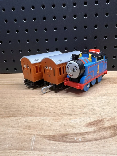 TRACKMASTER THOMAS FRIENDS Motorized Talking All Engines Go ANNIE ...