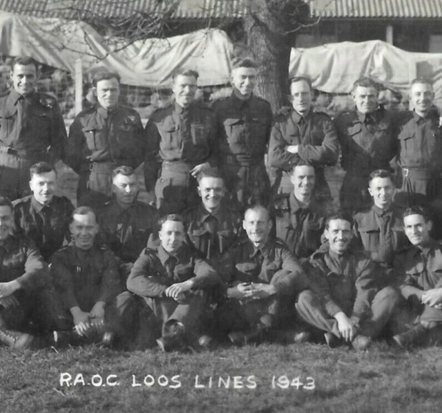 WW2 PHOTO ROYAL Army Ordnance Corps Soldiers Group Loos Lines 1943 £10. ...