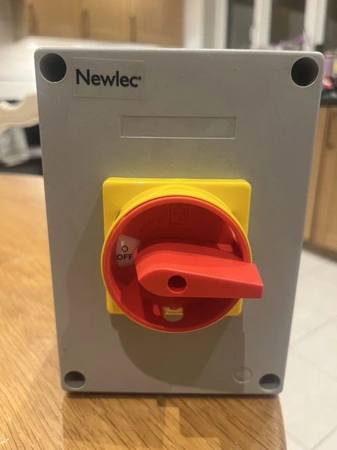NEWLEC 20 A Switch Disconnect insulated large enclosure £15.00 ...
