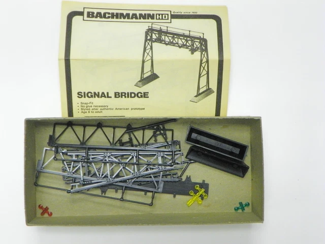 BACHMANN HO SCALE U/A "Signal Bridge" Plastic Model Kit #2620 $27.00 ...