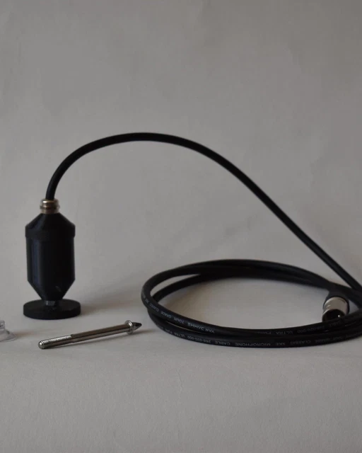 DISCREET ARCHIVE EARTHPHONE. Geophone Seismic microphone. Contact ...