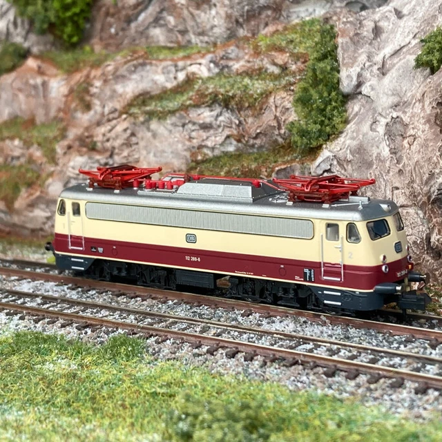 LOCOMOTIVE ÉLECTRIQUE BR 112 269-6, DB, Ep IV digital son - MINITRIX ...