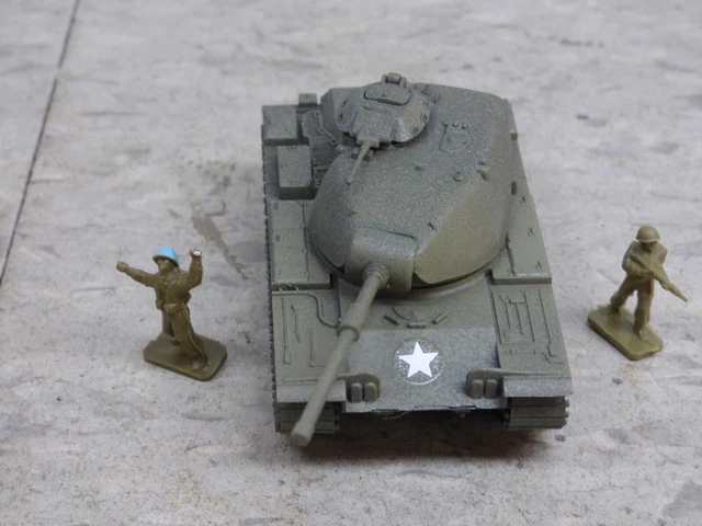 ROCO MINITANKS 1/87 US M-60 A1 Main Battle Tank & Airfix Soldiers Lot ...