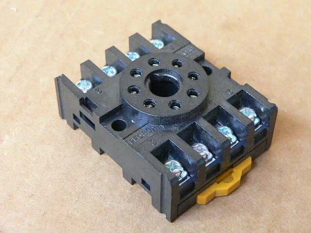 Omron Pf083a 8 Pin Relay Socket Din Rail Mount 8 09 Picclick Ca