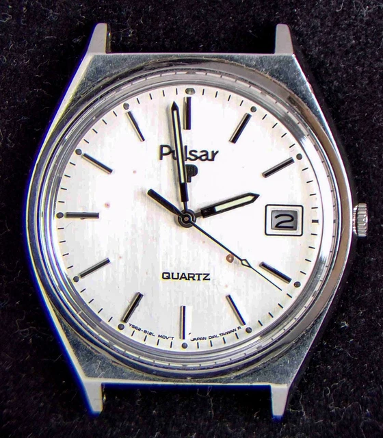 PULSAR MEN'S QUARTZ Y562A Vintage Watch -- Spares/Repairs £17.00 ...
