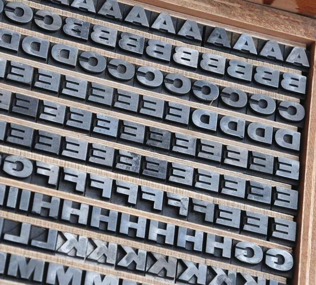 POLICE DE CARACTÈRES plomb lettres typographie imprimerie tampon metier ...